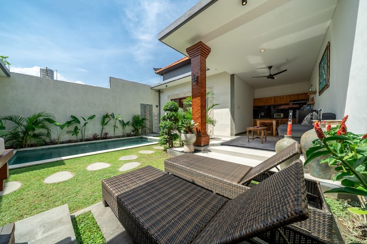 Seminyak - Honeymoon 1br Villa - Private Pool - 庫塔
