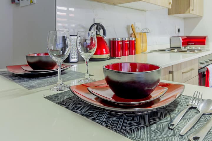 Buckingham Palace | 2 Bed, 2 Bath - Midrand
