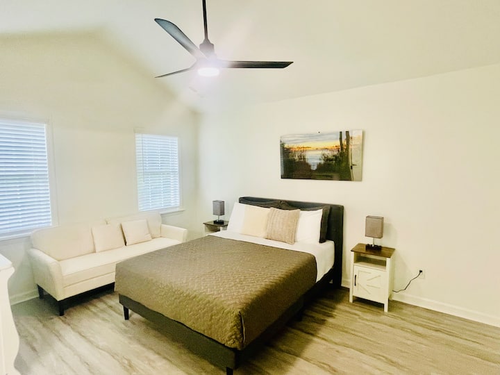 Nice 3 Bed/ 2 Full Bath Cottage, Near Downtown. - Winston-Salem, NC