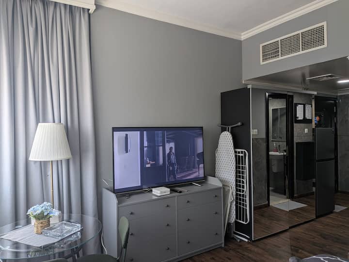 Ideal Economy Studio & Angle Seaview On Corniche - Sharjah