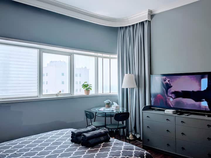 Economy Beachfront Studio Sea View & Housekeeping - Ajman