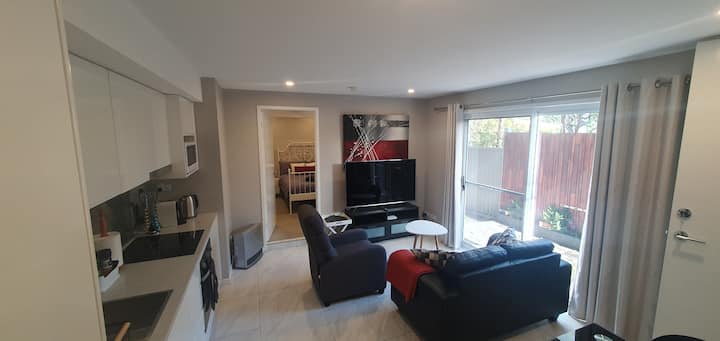 Stunning Brand New & Private 1 Bedroom Apartment - Sidney