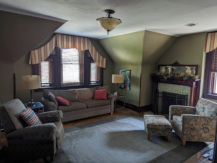 Friendship Victorian Gem With Private Bath - Pittsburgh, PA