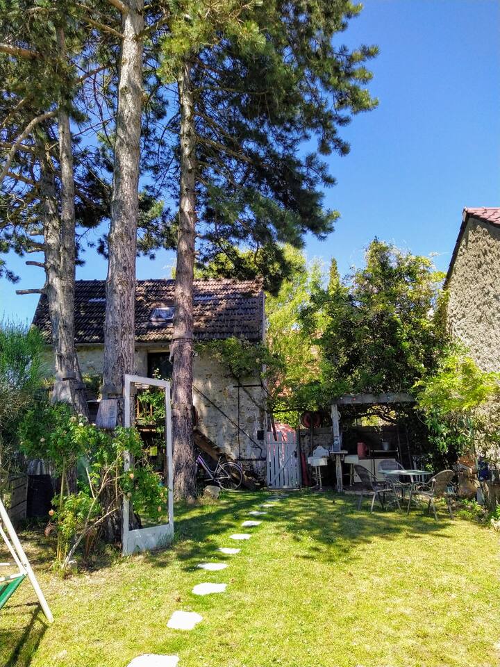 Maison Pierre - Jardin Privatif - Castle of Saint-Jean de Beauregard
