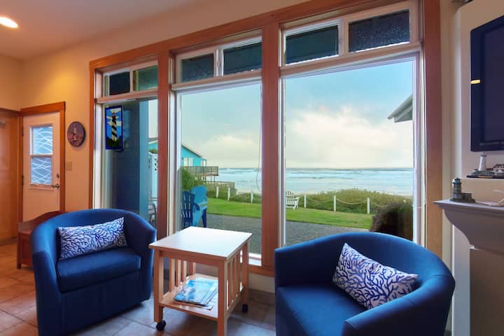 Beachfront Garden Inn #2 "Molly's Lighthouse" - Lincoln City, OR