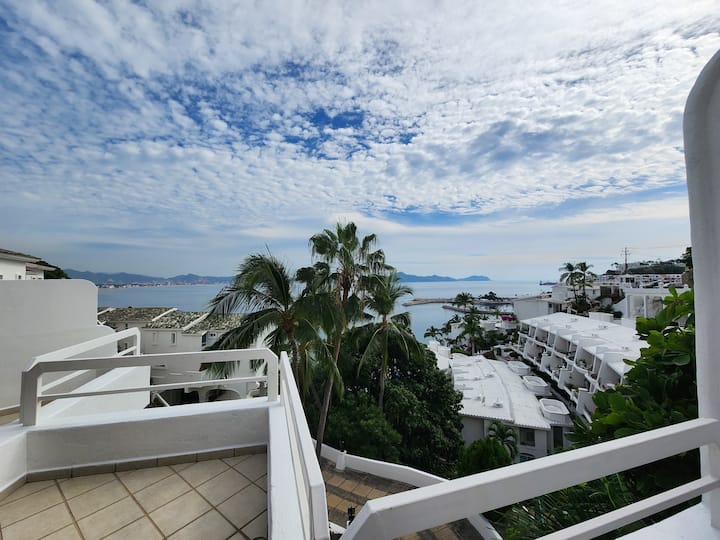 Casa Con Amplia Terraza Y Vistas Panoramica - Manzanillo