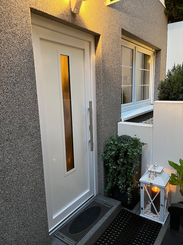 Lovely Souterrain Apartment - Solingen