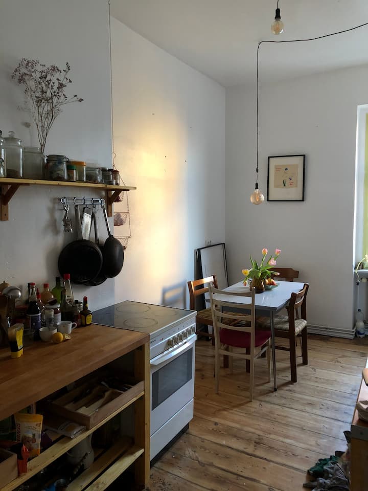 Entire Bright, Artistic Neukölln Apartment - ベルリン