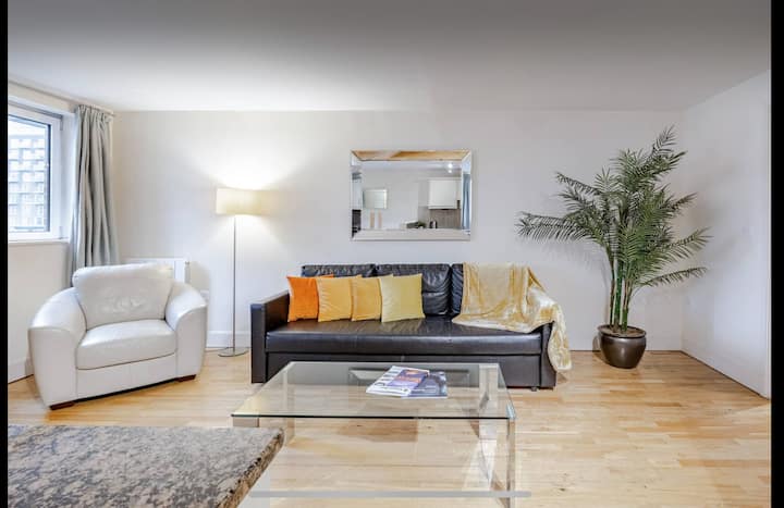 Sky Water Apartment Zone 2 - London