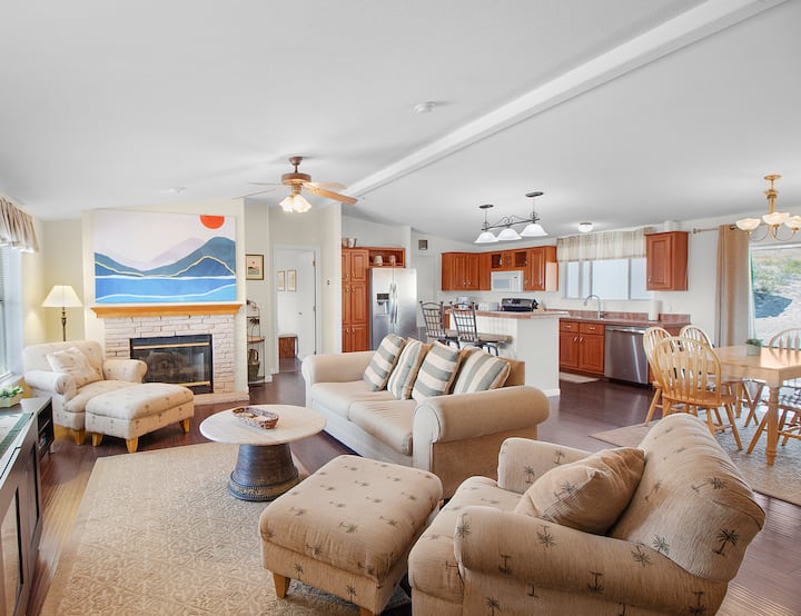 Comfy Home W/king Beds, Views, & Boat Parking - Bullhead City, AZ