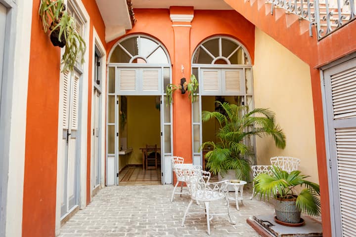 Duplex Room In Colonial House, Free Wifi, Terrace - La Havane