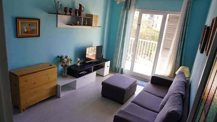 Sunny And Newly Renovated Apartment. Large Balcony - Barcelona