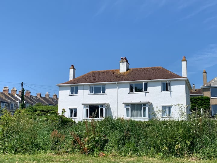 The Lookouts: 2 Stunning Seafront Homes Sleep 10 - Porthcurno