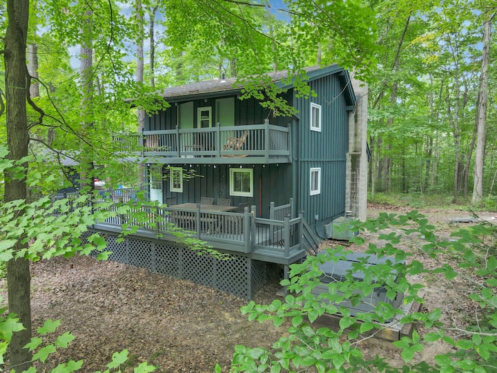 The Roosevelt - Hot Tub, Family Fun & Walk-to Lake - Laurelville, OH