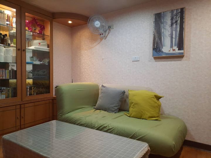 1 Min To Mrt Dongmen Station, Yong Kang Street - Da’an District