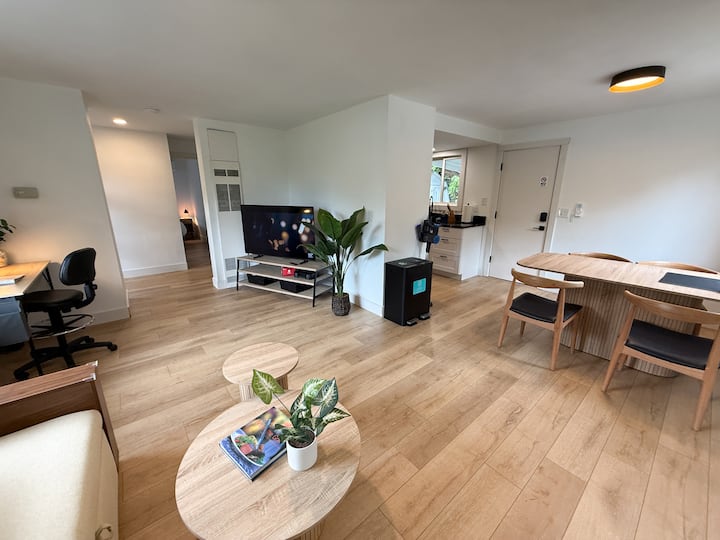 Cozy Guest House Right Across Bellevue Square. - Bellevue, WA