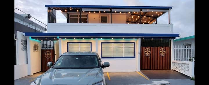 Rh (#1) Los Angeles Front Of Airport - Carolina