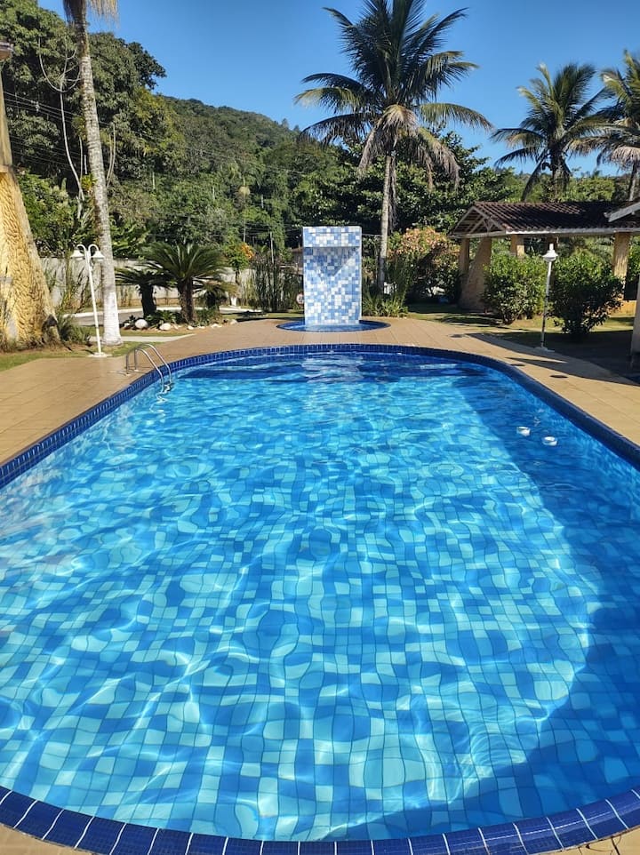 Apto  Ubatuba Cond. Fechado Piscina Churrasq. - Caraguatatuba