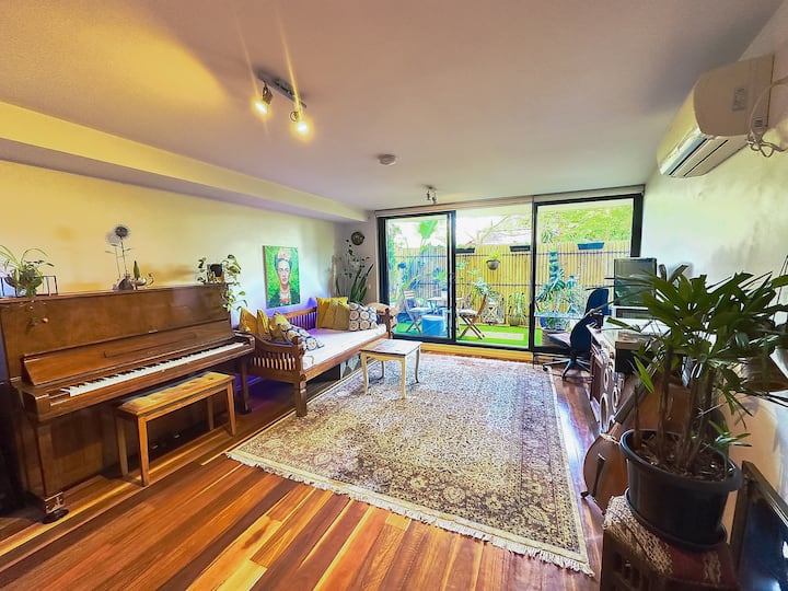 Arty & Green 2bd Home With Terrace, Piano & Vinyl - Melbourne