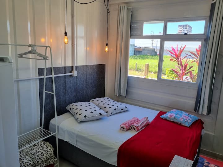 Loft 1 - Espaço Container Itapema (Ar/wi-fi/tv) - Itapema