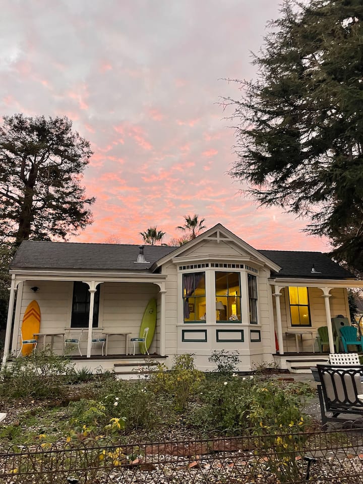 Quaint 2 Br Cottage Near Main Beach - 3 Min Walk - Santa Cruz, CA