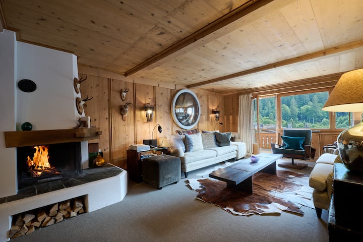 Luxuriöse Grosse Wohnung, Im Zentrum Von Klosters - Partenen