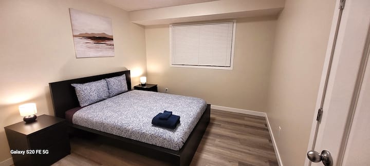 Home Away From Home - 6 Bedroom Refreshed Bungalow - Winnipeg
