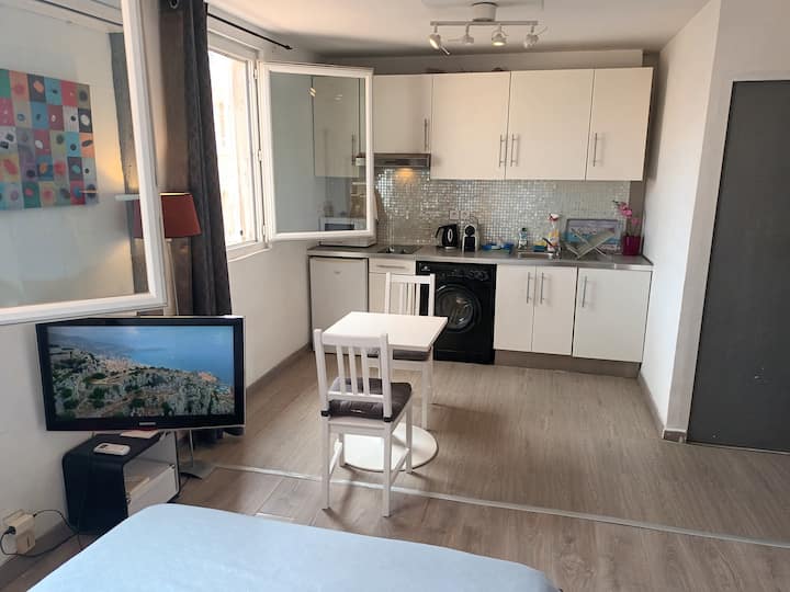 Charmant Studio Climatisé"
Centre-ville
Gare Sncf" - Marseille