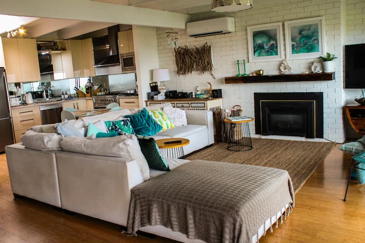 The Esplanade Beach House - Portarlington, Australia