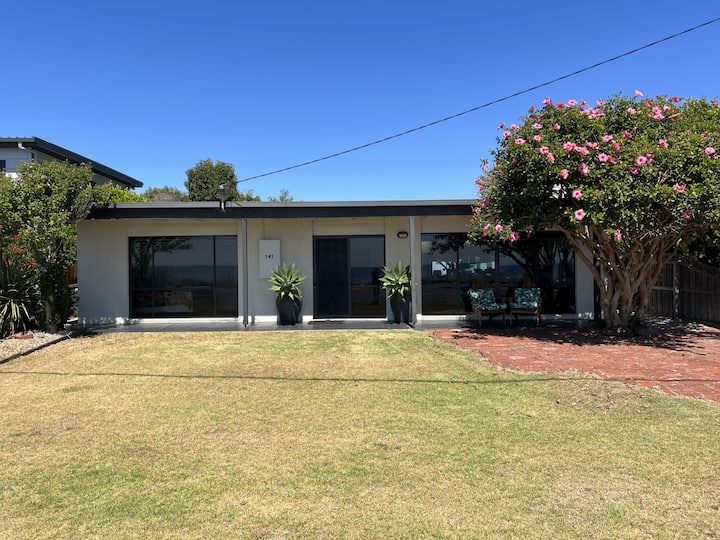 The Esplanade Beach House - Portarlington