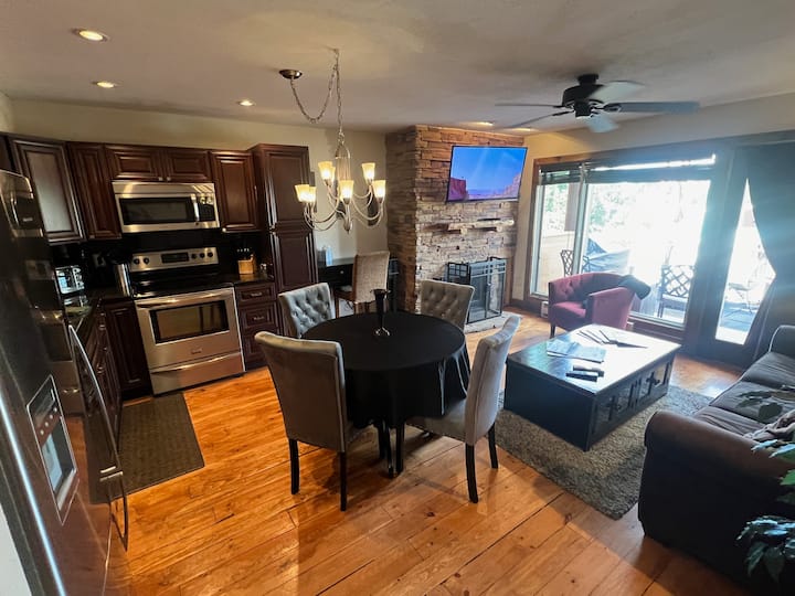 Location, Location..  In Town, 1 Min Walk To Lift! - Breckenridge, CO