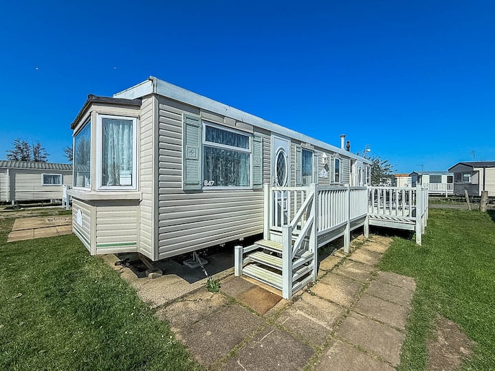 Spacious Caravan For Hire In Hunstanton At Manor Park Holiday Park Ref 23047b - Old Hunstanton