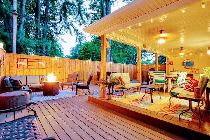 Crystal Beach Getaway - Sunset

Lic# Str2020-0042 - Crystal Beach, ON, Canada