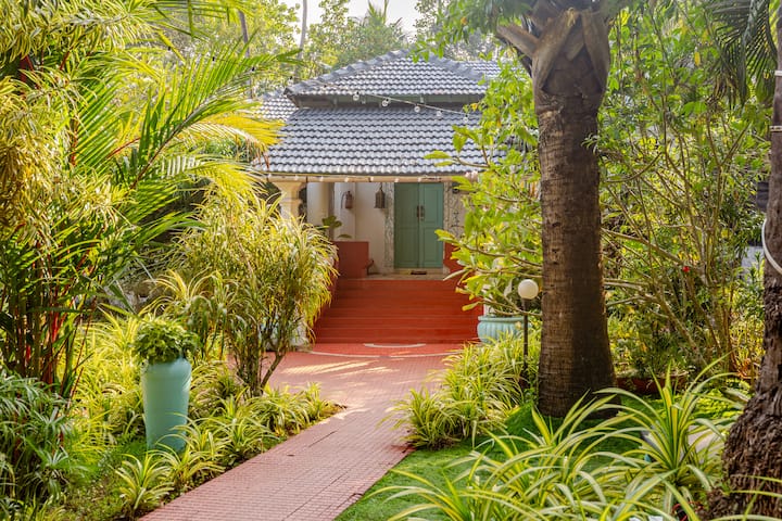 Smith And Appy Private 5 Bhk Portuguese Villa - Goa