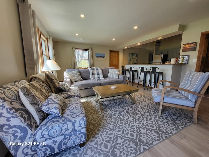 Beach Cottage Steps From The Sand - South Haven, MI