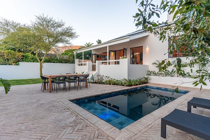 Boutique Coastal Retreat - Cape Town
