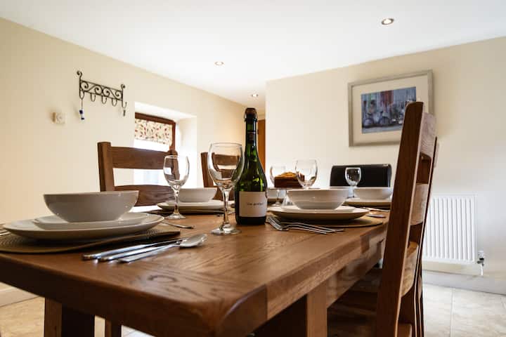 The Farriers - Trails, Cycling, Country Pubs - Hartington
