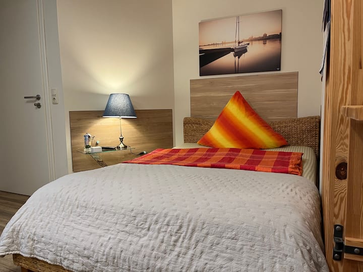 Ruhige Zimmer In Rostocks City Mit Gartenterrasse - Rostock