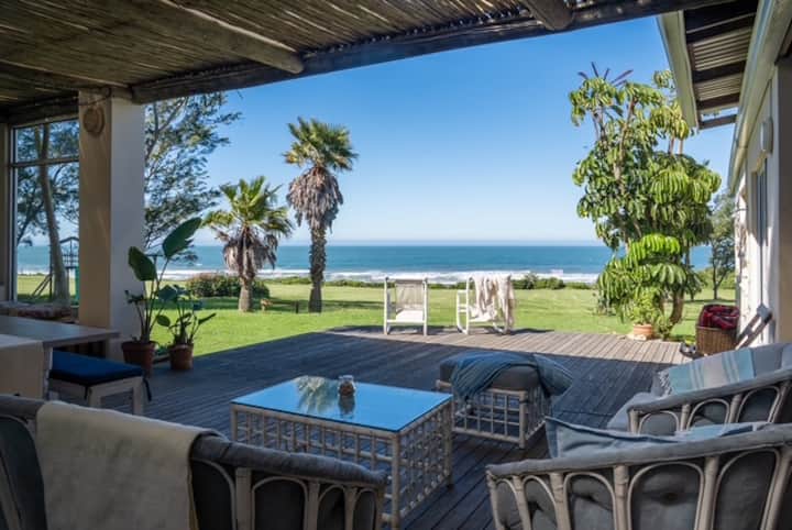 On The Beach At Swansea - Sudáfrica