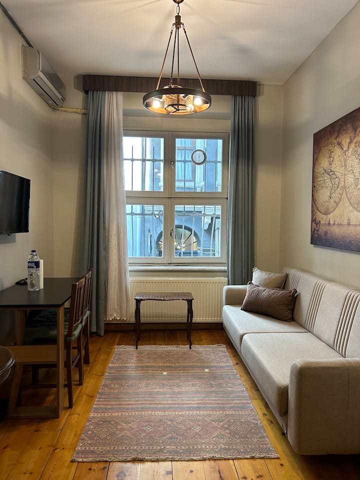 Air Con. 2 Bedrooms, No Stairs - İstanbul
