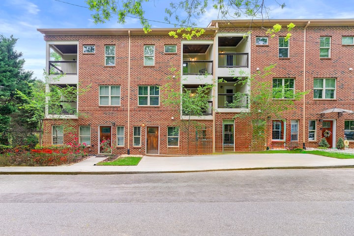Modern Townhome Perfect For Extended Stays - Atlanta, GA