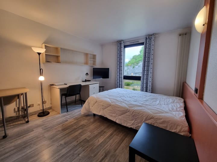 Studio Indépendant Avec Kitchenette, Wifi Fibre - Chambéry