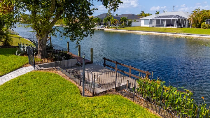 Dockside Retreat In Cape Coral Byo Fishing Poles - Cape Coral, FL