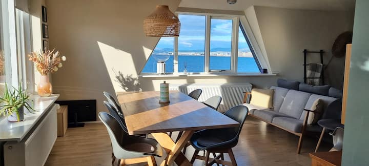 Beautiful Apartment With Stunning Ocean View - Reykjavik