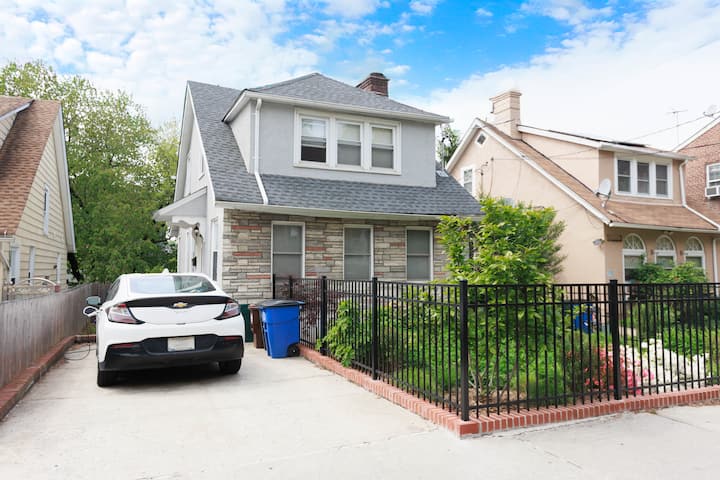 Private Studio Apartment Near Van Cortlandt Park! - Bronx, NY