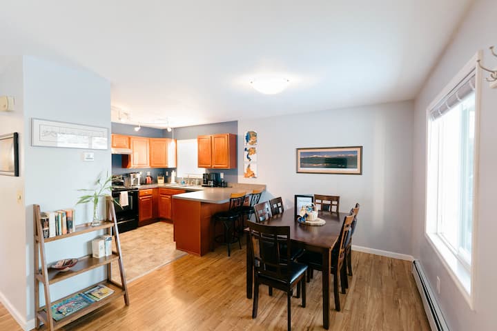 O'malley View- Private Unit On Quiet Street Near Campbell Creek Greenbelt - Anchorage