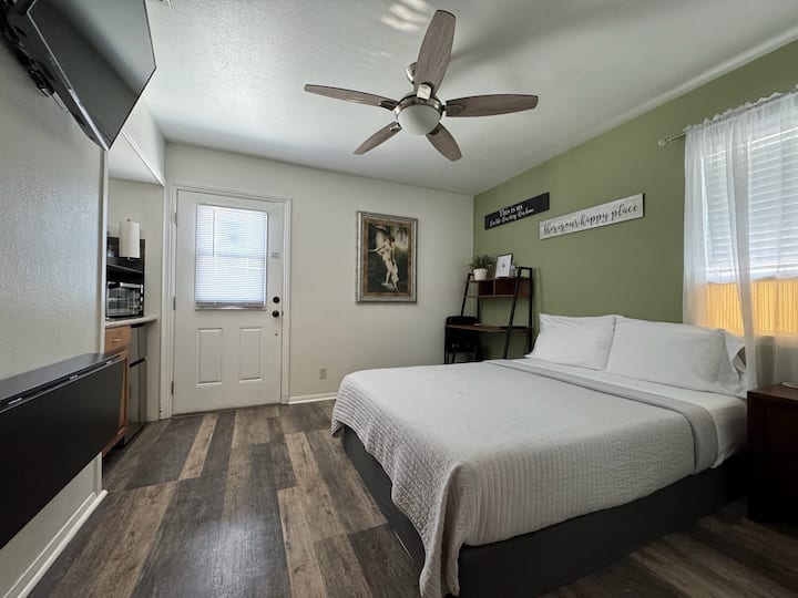 Private & Peaceful Studio ~ Private Patio *420* - Buena Park, CA