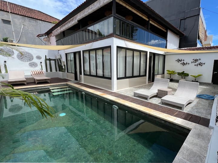 Villa Aura 2 Seminyak - Indonesia