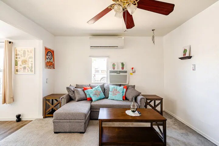 Saguaro Room - The Edible Garden - Airbnb