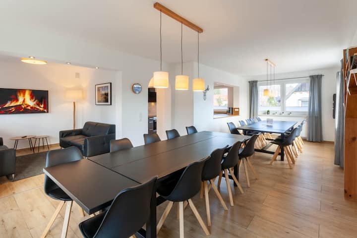 300 M² Huis ∙ 9 Slaapkamers ∙ 20 Gasten - Braunlage